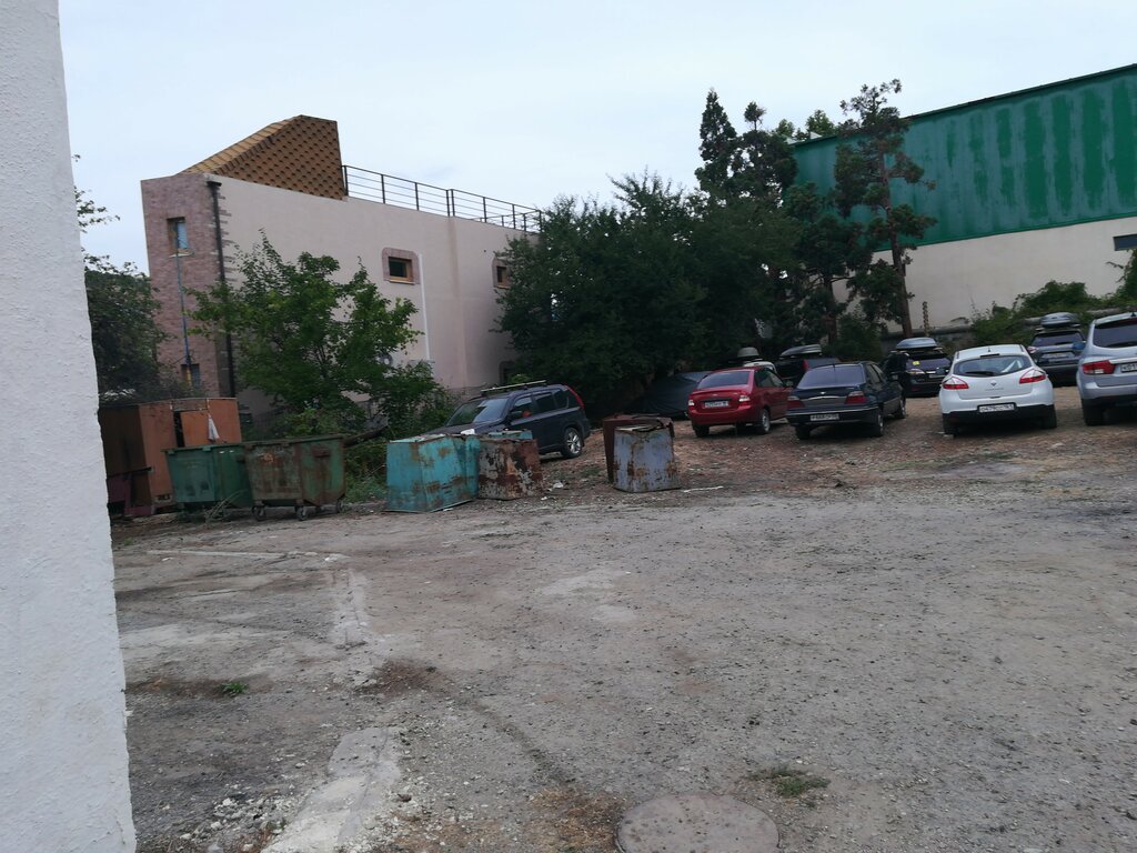 Çöp alanları Trash and garbage disposal area, Kırım Cumhuriyeti, foto