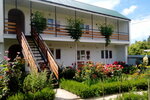 Kseniya (Морская улица No:8, село Малореченское), otel  Kırım Cumhuriyeti'nden