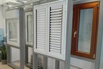 Alwin SAS (Viale Raffaello Sanzio No:4, Trieste), kapılar  Trieste'den