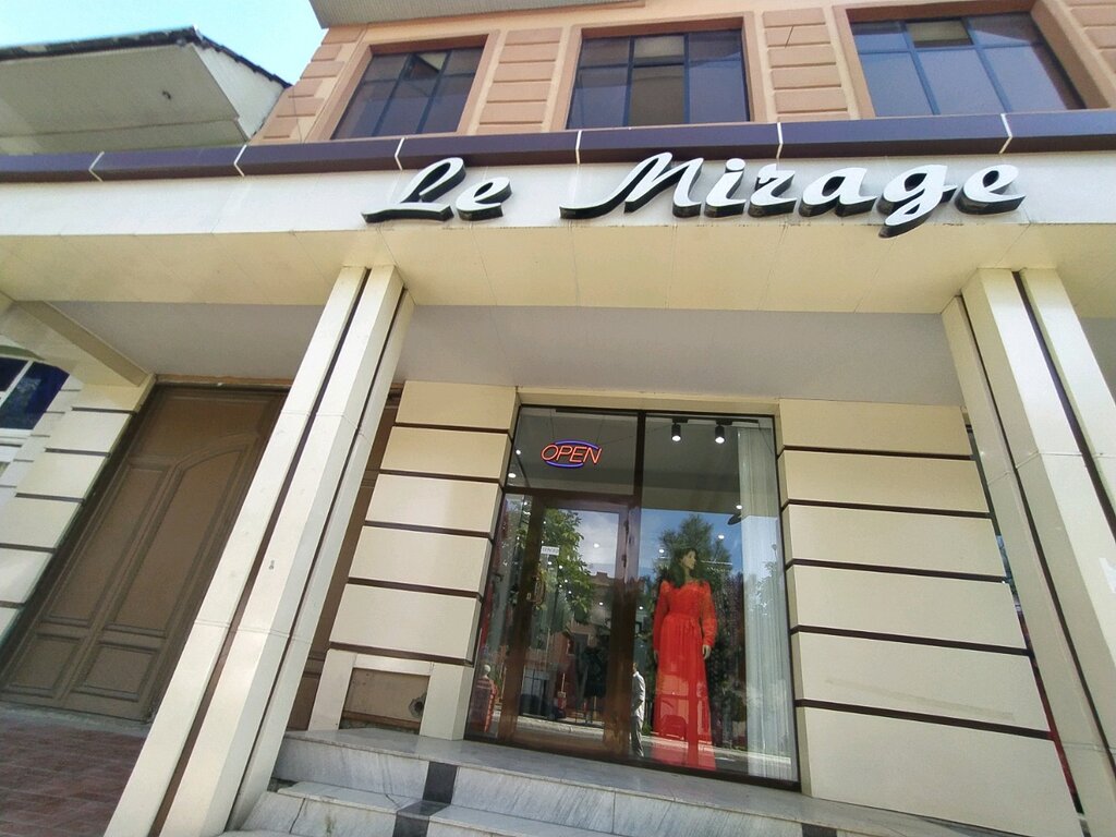 Giyim mağazası Le Mirage, Andican, foto