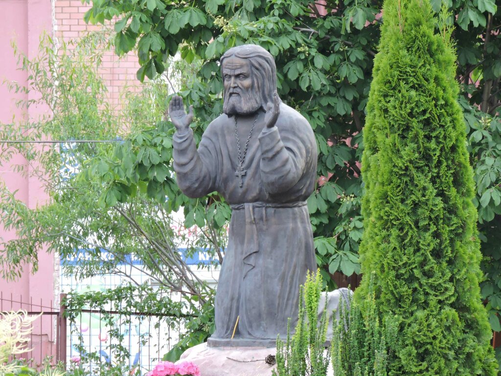 Anıt, heykel Преподобный Серафим Саровский, İvanovo, foto
