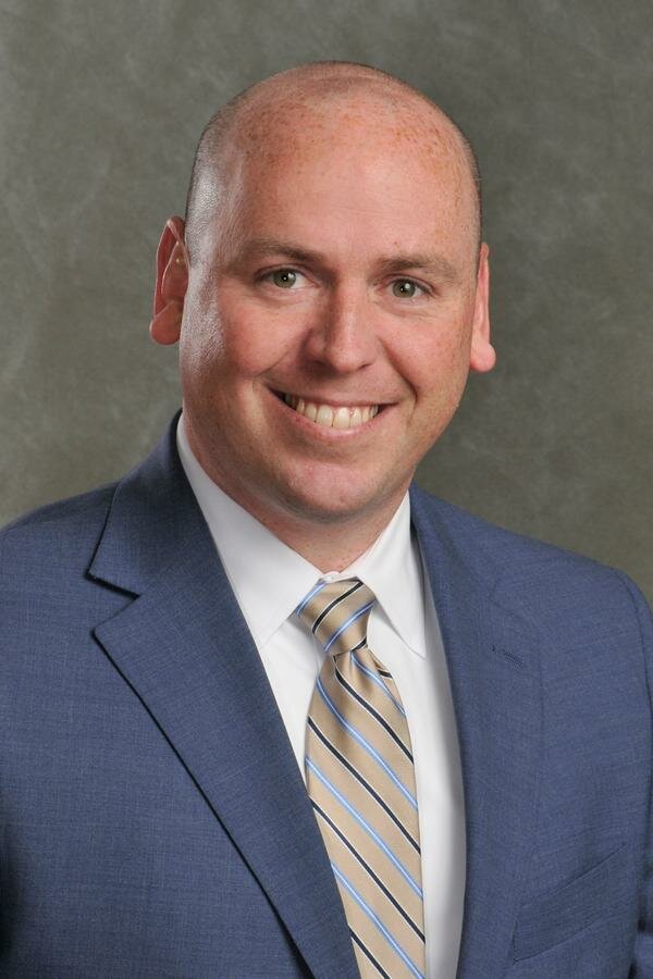 Yatırım fonu firmaları Edward Jones - Financial Advisor: Chris Robinson, Cleveland, foto