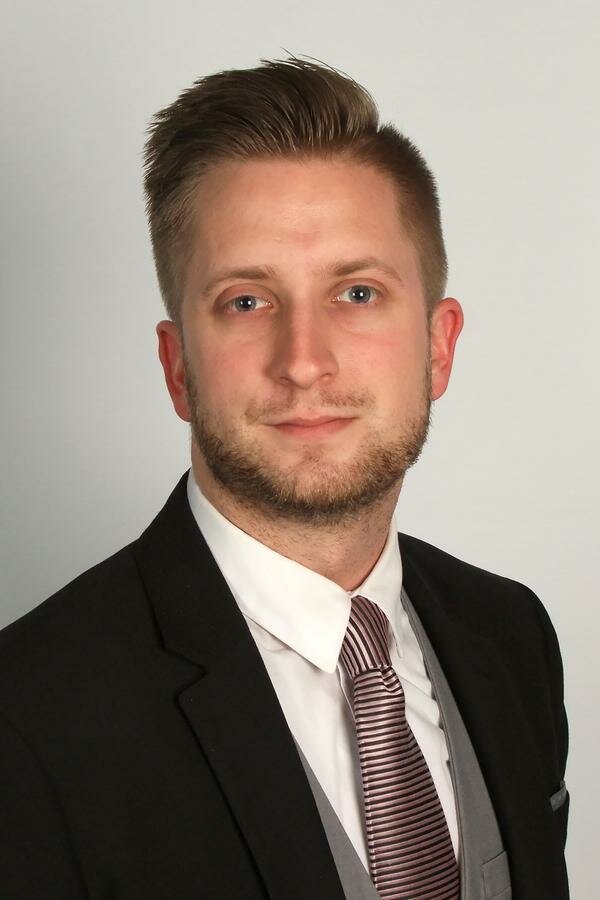Yatırım fonu firmaları Edward Jones - Financial Advisor: Chris Simmons, Ontario, foto