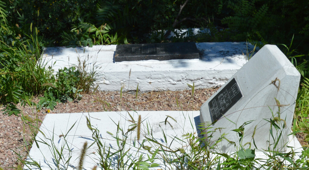 Ünlü kişilerin mezarları Подпольщик М.П. Шевченко 1944 год, Simferopol (Akmescit), foto