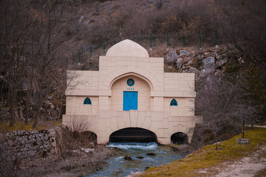 Turistik yerler Ayansky Source, Kırım Cumhuriyeti, foto