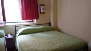 Pensão Residencial Flor dos Cavaleiros (Lisbon, Rua dos Cavaleiros), otel  Lizbon'dan