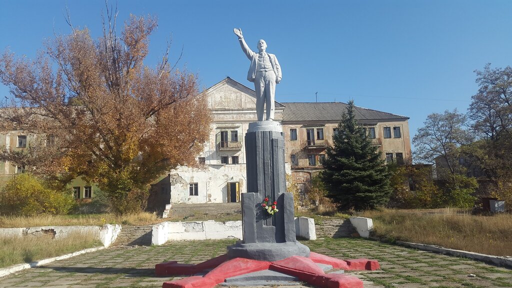 Anıt, heykel В.И. Ленин, Zuhres, foto