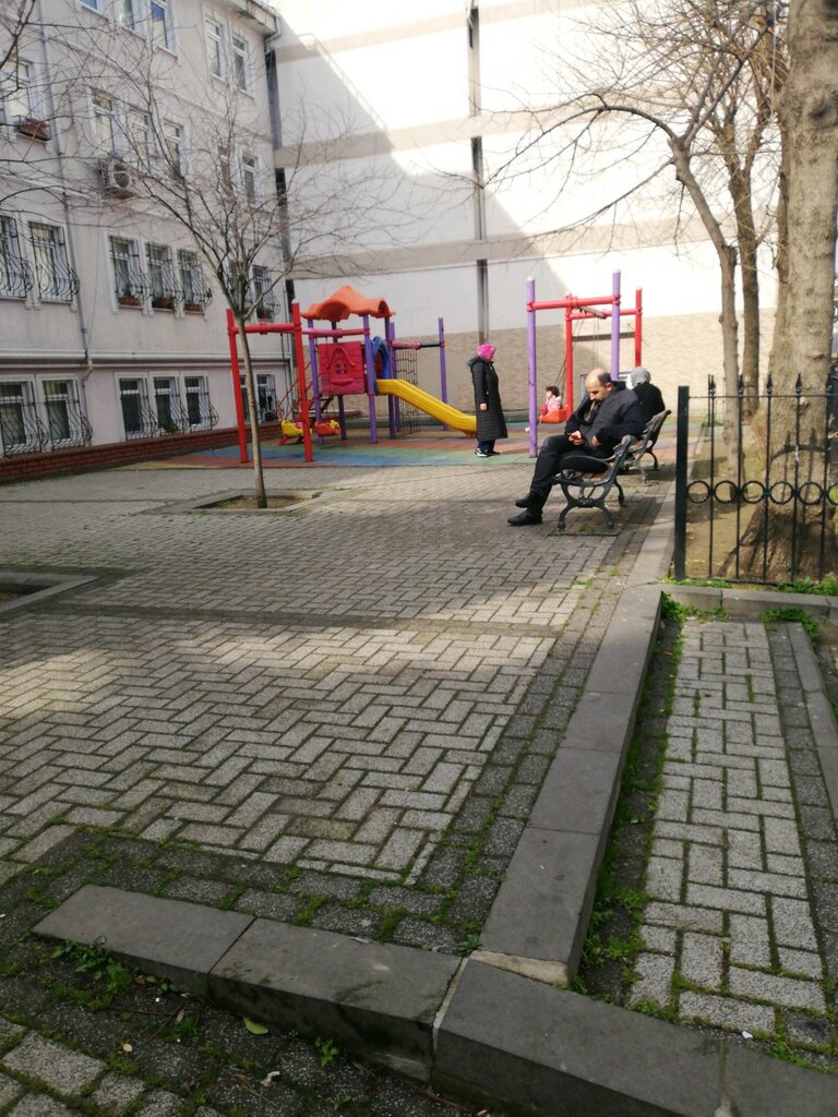 Çocuk oyun ekipmanları Keyci Hatun Parkı, İstanbul, foto