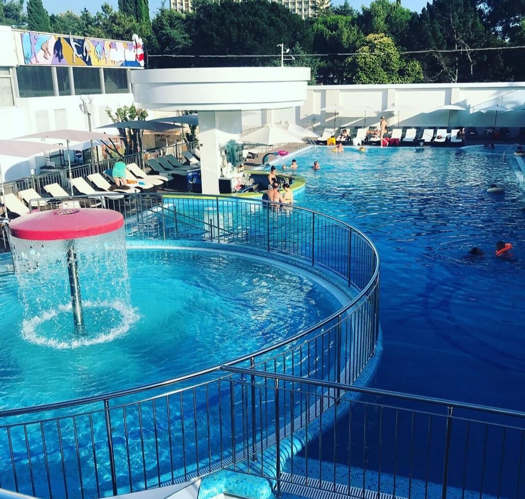 Yüzme havuzları Фрегат, Soçi, foto