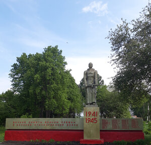 Вечная память воинам, павшим в Великой Отечественной войне 1941-1945 гг. (Kemerovo — Kuzbass Region, Topkinskiy munitsipalny okrug, derevnya Maly Korchugan, Tsentralnaya ulitsa), anıt, heykel