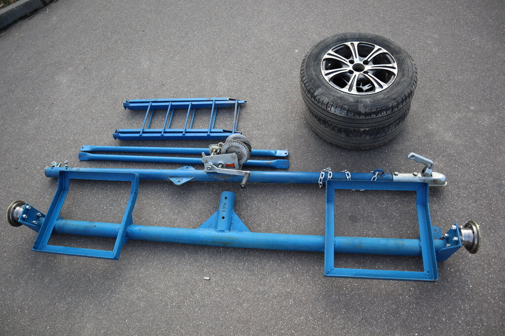 Otomobil yedek parçaları Podkat pricep, Moskova, foto