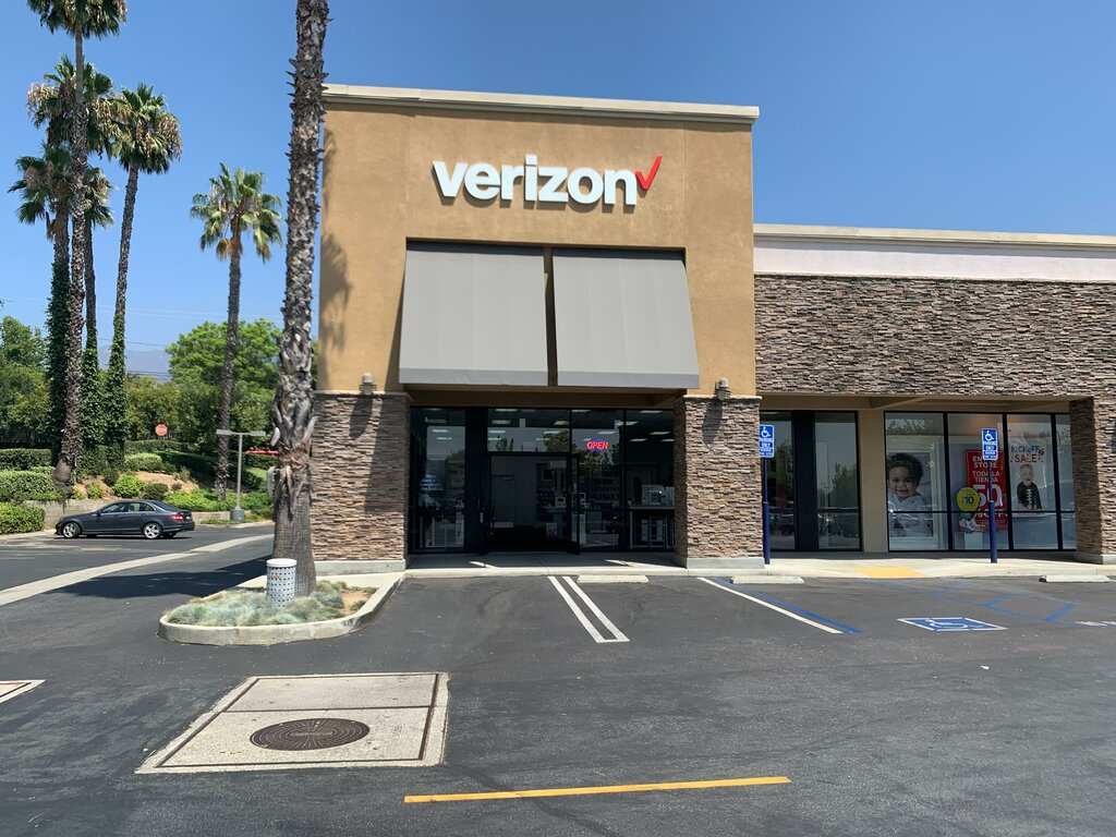 Telekomünikasyon ekipmanları Verizon Authorized Retailer - Victra, Pasadena, foto