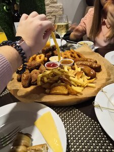 Svoi Lydi (Pobedy Street No:4А, mikrorayon Klimovsk, Podolsk), kafe  Podolsk'tan