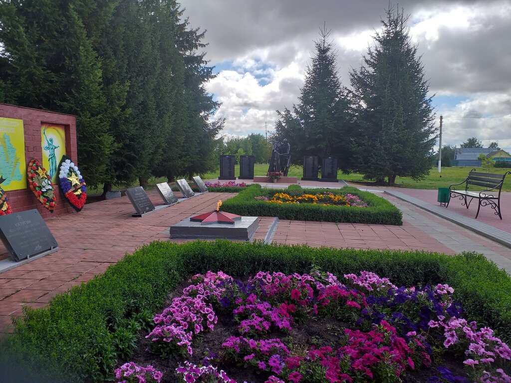 Anıt, heykel Братская могила, Orlovskaya oblastı, foto