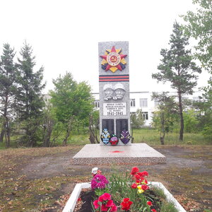 Памятник ветеранам ВОВ (Omsk Region, Nazyvayevskiy rayon, selo Put Sotsializma), anıt, heykel  Omskaya oblastından