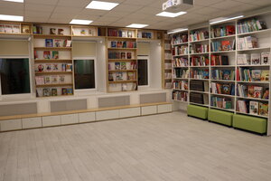 Central Children's Library (ulitsa Gertsena No:5), kütüphaneler  Melenki'den