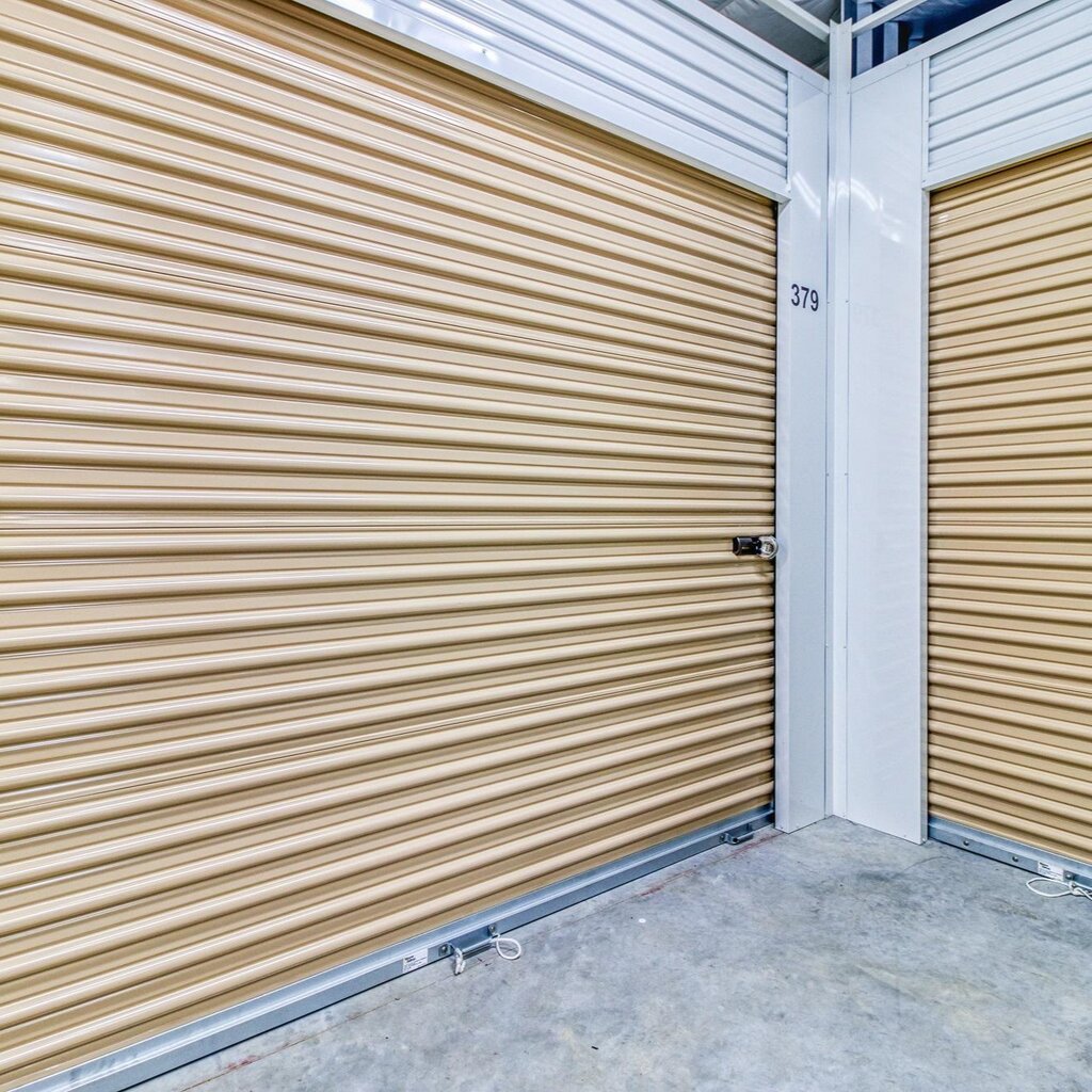 Depo hizmetleri SafeNest Storage, Kuzey Carolina Eyaleti, foto