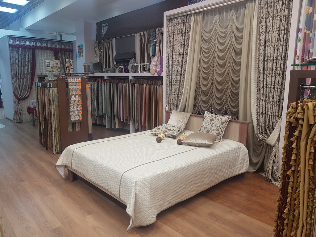 Perde ve korniş üreticileri Novie Shtori, Omsk, foto