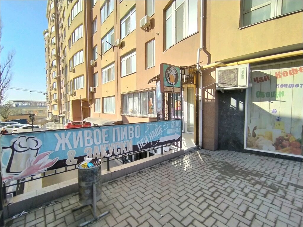 Bira dükkanı Zhivoye Pivo u dyadi Viti, Simferopol (Akmescit), foto
