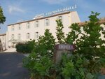 Brit Hotel Moulin de la Pioline (Provence-Alpes-Côte d'Azur, Bouches-du-Rhône, Arrondissement d'Aix-en-Provence, Aix-en-Provence, Chemin de la Pioline, 460), otel  Aix‑en‑Provence'tan