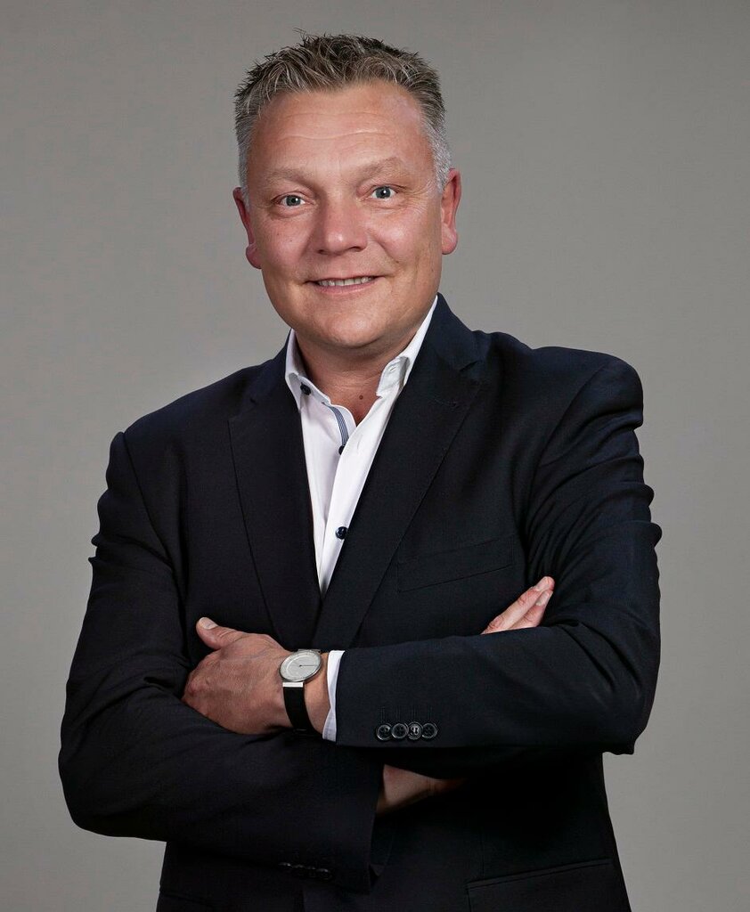 Sigorta şirketleri Signal Iduna Versicherung Kevin-Ron Hendricks, Kuzey Ren‑Vestfalya, foto