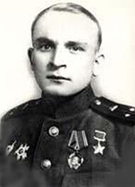 Ünlü kişilerin mezarları Герой Советского Союза Н.Н. Томашевич, Saint‑Petersburg, foto