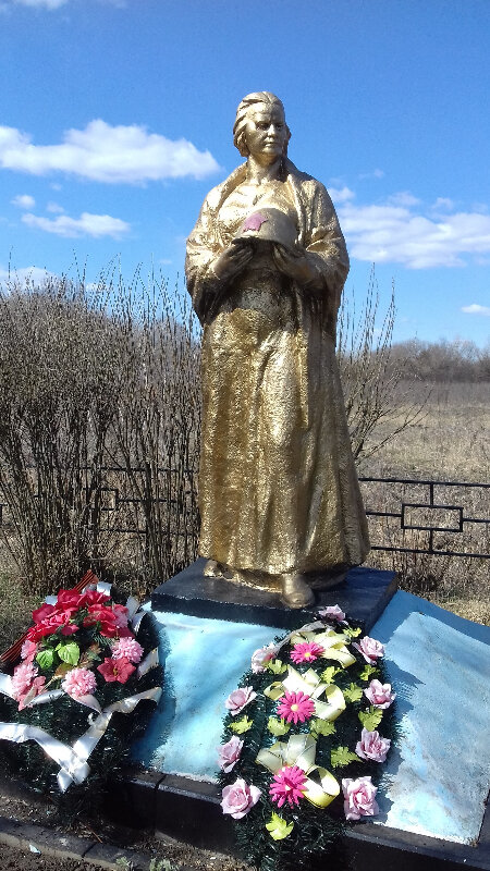 Anıt, heykel Братская могила советских воинов, Orlovskaya oblastı, foto