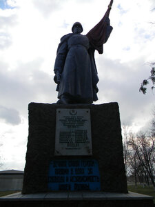 Солдату (Kharkivska Region, Izyumskiy District, Balakliiska miska hromada, selo Verbivka), anıt, heykel  Harkivska oblastından