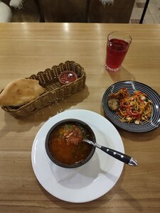 Khinkalnaya (Kovalikhinskaya Street No:2, Nizhniy Novgorod), restoran  Nijni Novgorod'dan