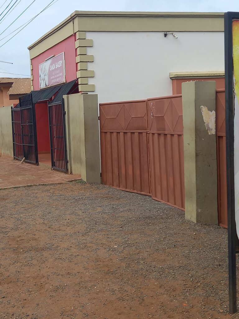Ekmek fabrikaları Kanda Bakery, Akra, foto