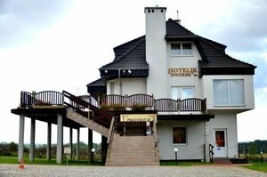 Hotelik Dworek (Lower Silesian Voivodeship, Legnica, ulica Gniewomierska, 8), otel  Aşağı Silesyan Voyvodalığı'ndan