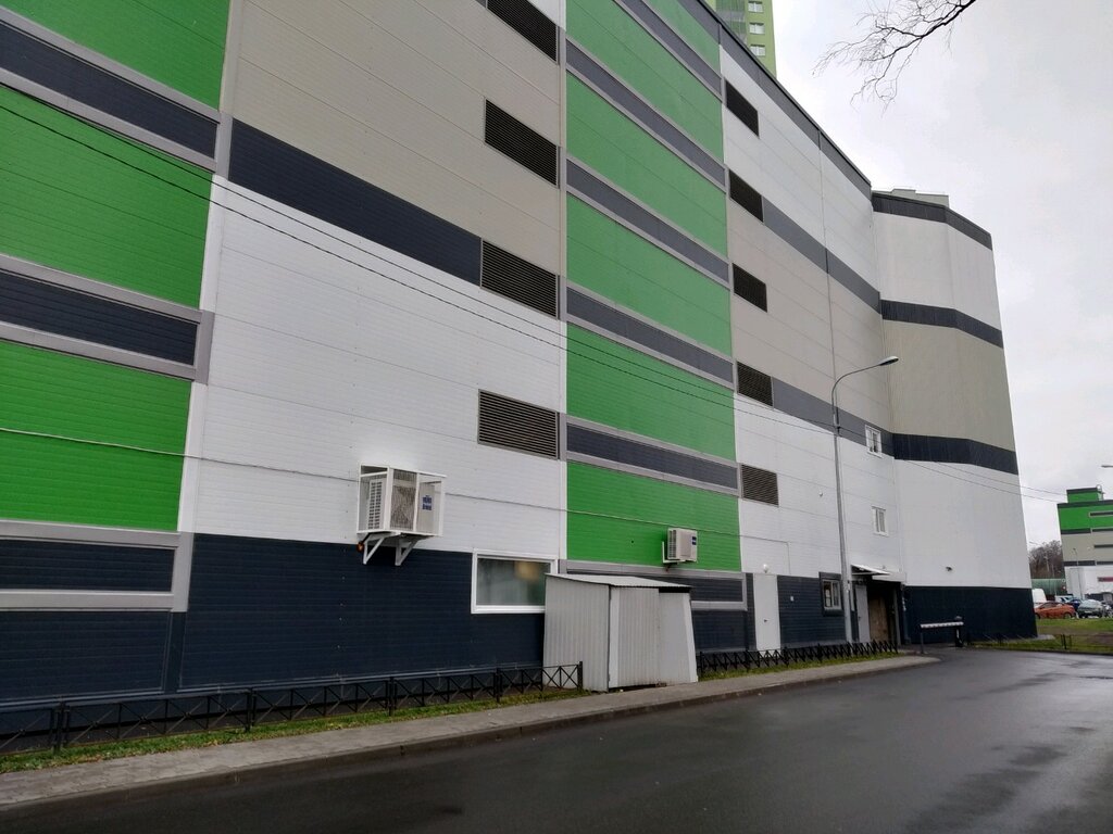 Otoparklar Parking lot, Saint‑Petersburg, foto