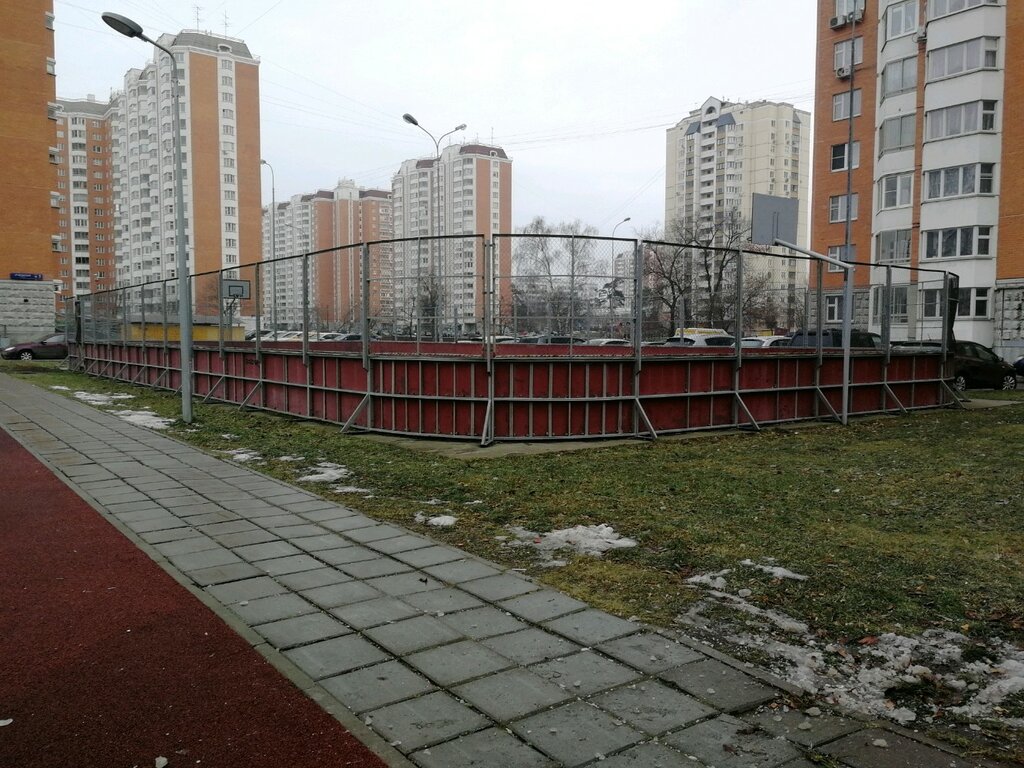 Buz pateni pistleri Sportivnaya ploshchadka Katok, Moskova, foto