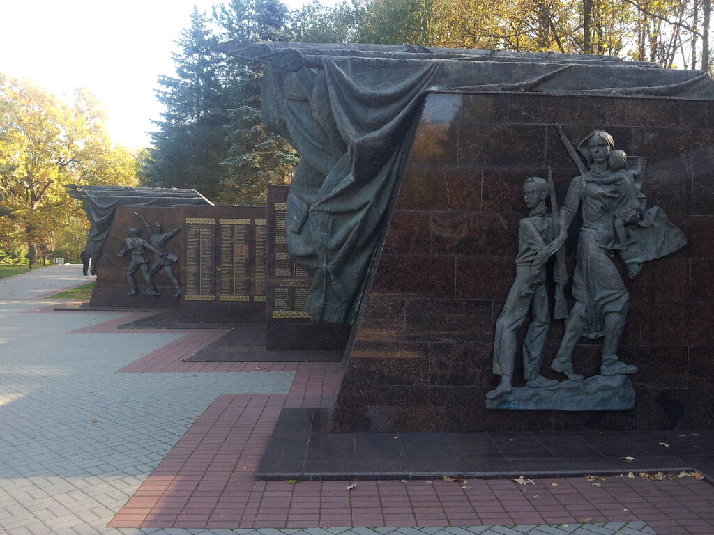 Anıt, heykel Стена памяти, Brianskaya oblastı, foto