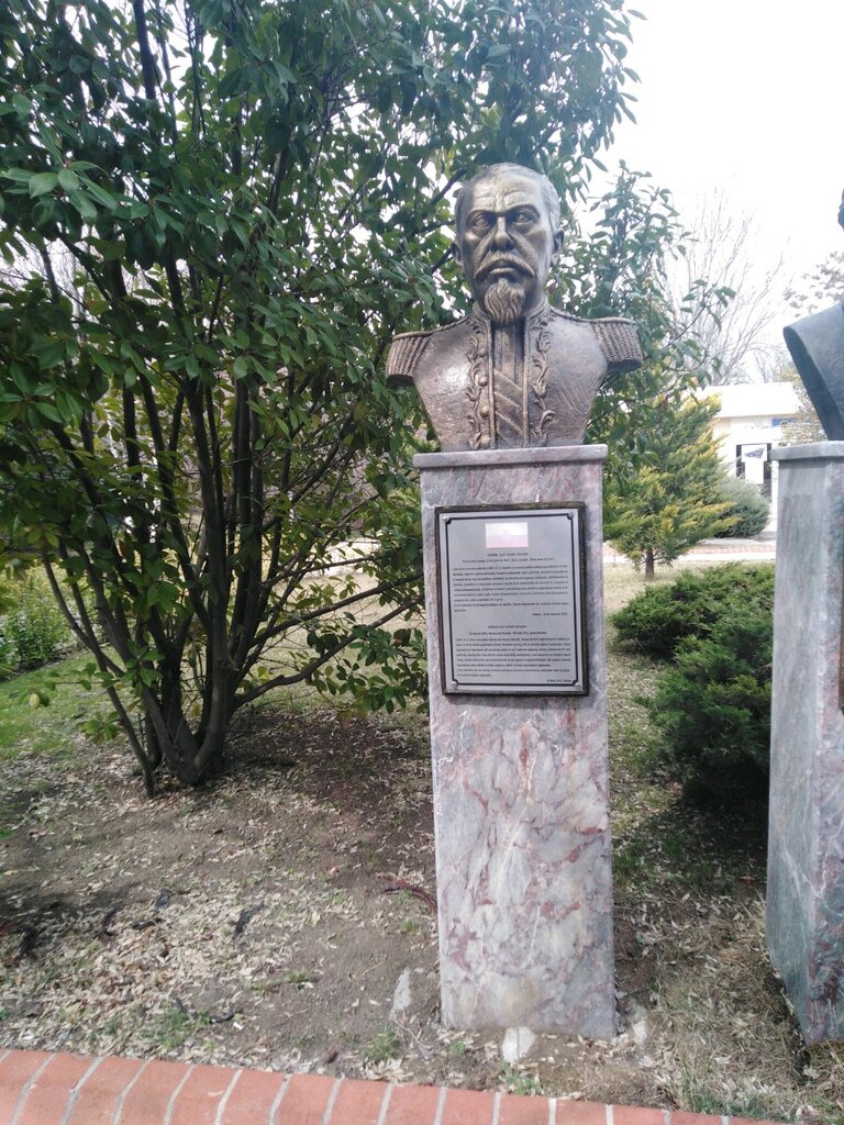 Park, sokak heykeli General Eloy Alfaro Anıtı, Ankara, foto