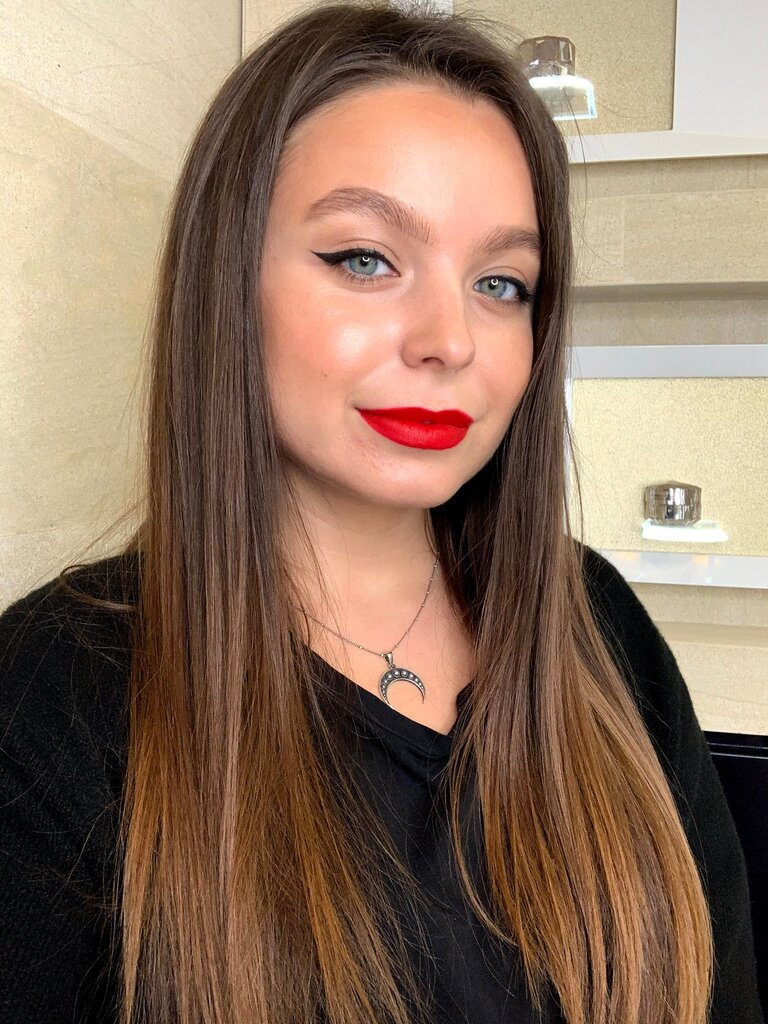 Stil uzmanı, makyöz Valeri Statsenko, Balaşiha, foto