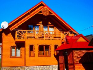Kottedzh Romashka (Karpatska vulytsia No:130, selo Polianytsia), otel  Yaremcha'dan