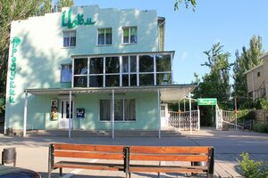 Gostinichny kompleks Izyum (vulytsia Budivelnykiv No:18), otel  Ochakov'dan