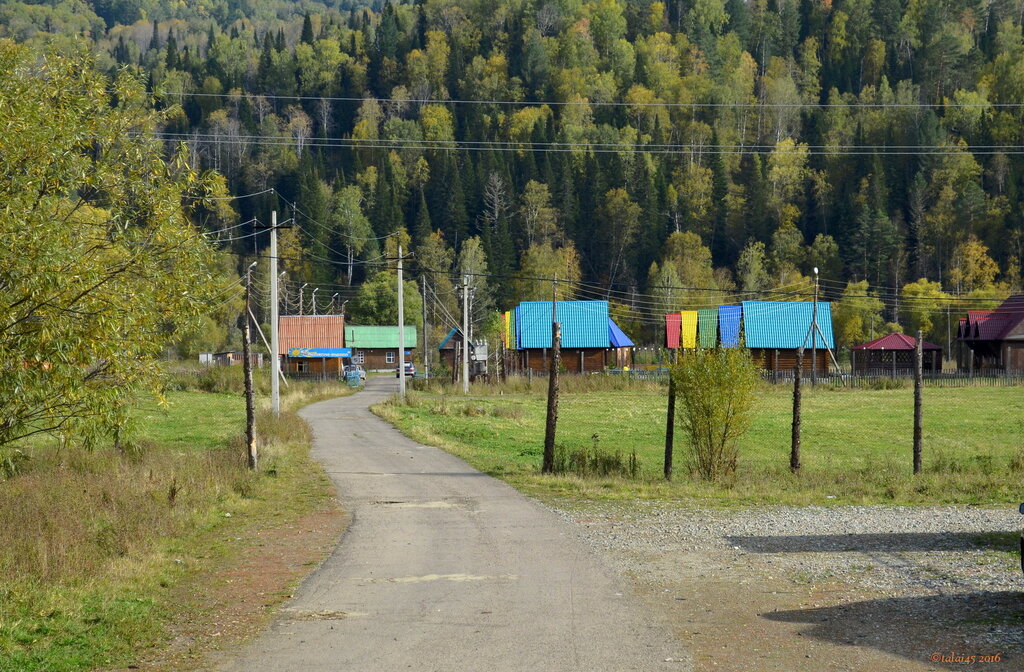 Resort oteller, tesisler Solnechnoye Siyaniye, baza otdykha, Altay Cumhuriyeti, foto