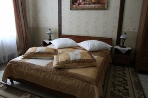Nash Gorod otel (Железнодорожная улица No:3, Ковель), otel  Kovel'den