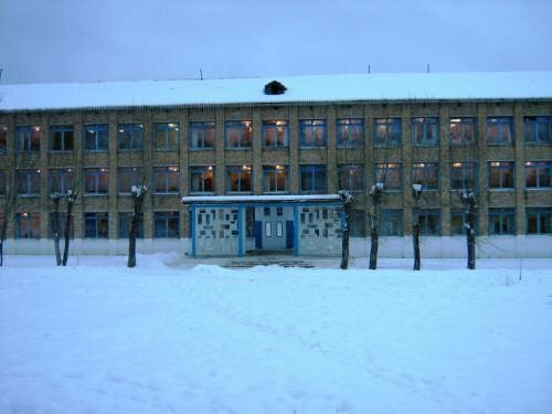 Ortaokul Srednyaya obshcheobrazovatelnaya shkola № 1 pgt. Zheshart Mbou, Komi, foto
