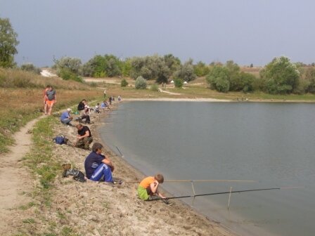 Balık çiftçiliği ve toptancıları Prud Sazon, Belgorodskaya oblastı, foto