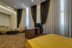 Khan-Chinar (Kosmichna Street No:28Б, Sobornyi District), otel  Dnepropetrovsk'tan