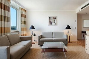 Otel Hilton Dusseldorf, Düsseldorf, foto