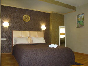 Mini-otel na Poznyakakh (Olexandra Myshugy Street No:12), otel  Kiev'den