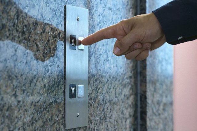 Asansörler, asansör ekipmanları Specliftmontaj, Yevpatorya, foto