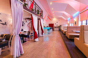 Cafe CubeCafe (Viasiolkavaja Street No:1Б, Village of Valiarjanava), kafe  Minskaya oblastından