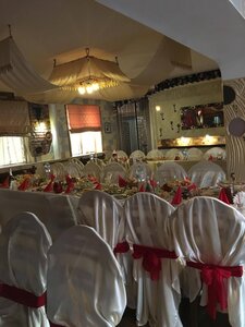 Чардаш (вулиця Толстого No:147), restoran  Chernigov'dan