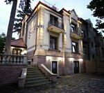 Villa Stanislavskiy (vulytsia Henerala Tarnavskoho No:75), otel  Lviv'den