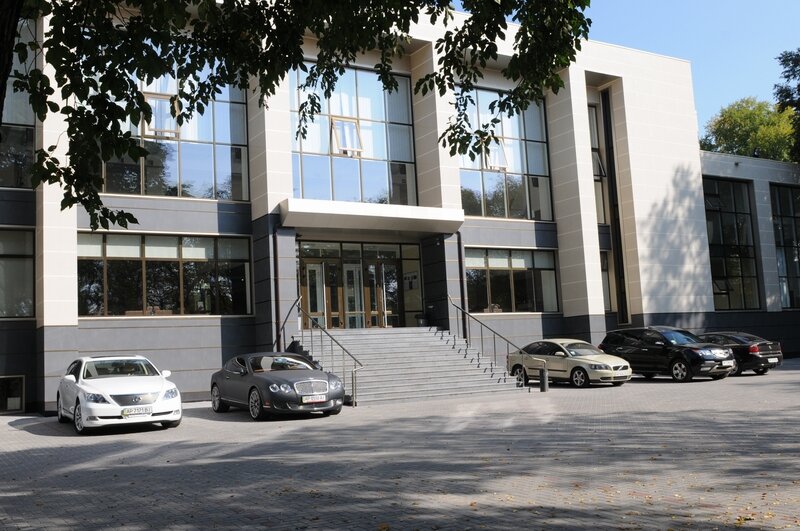Çok amaçlı spor tesisleri Sportivny klub Stroitel, Zaporoje, foto